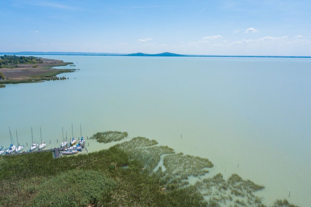 Darabokra szaggatják a Balaton-partot - AQUA Vízisport és Életmód Magazin